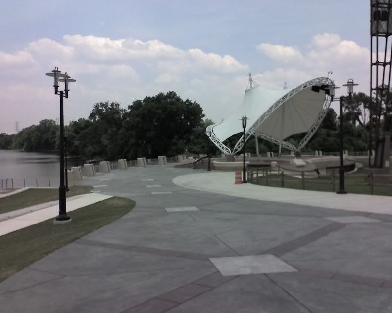 Montgomery Riverwalk - Montgomery - UrbanPlanet.org