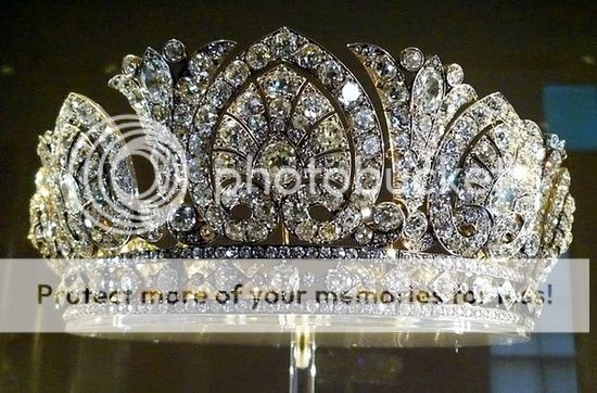 Royal Jewels of the World Message Board: Re: devonshire tiara
